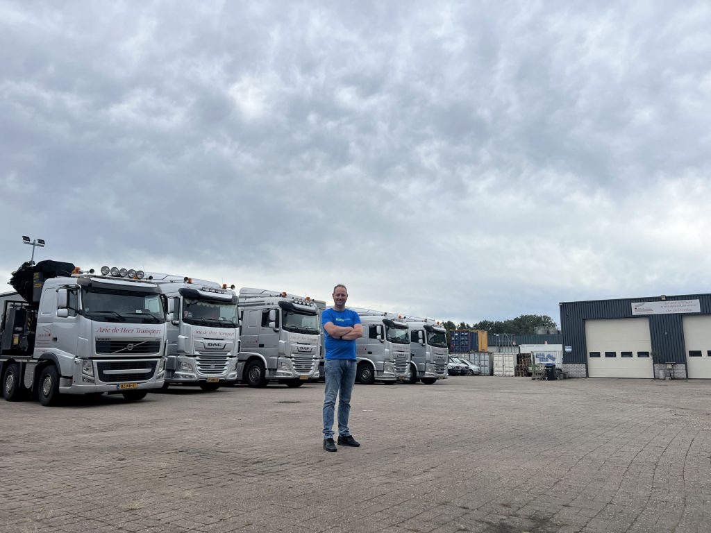 25 Jaar De Heer Transport en Koeriers - Hoeksche Zaken